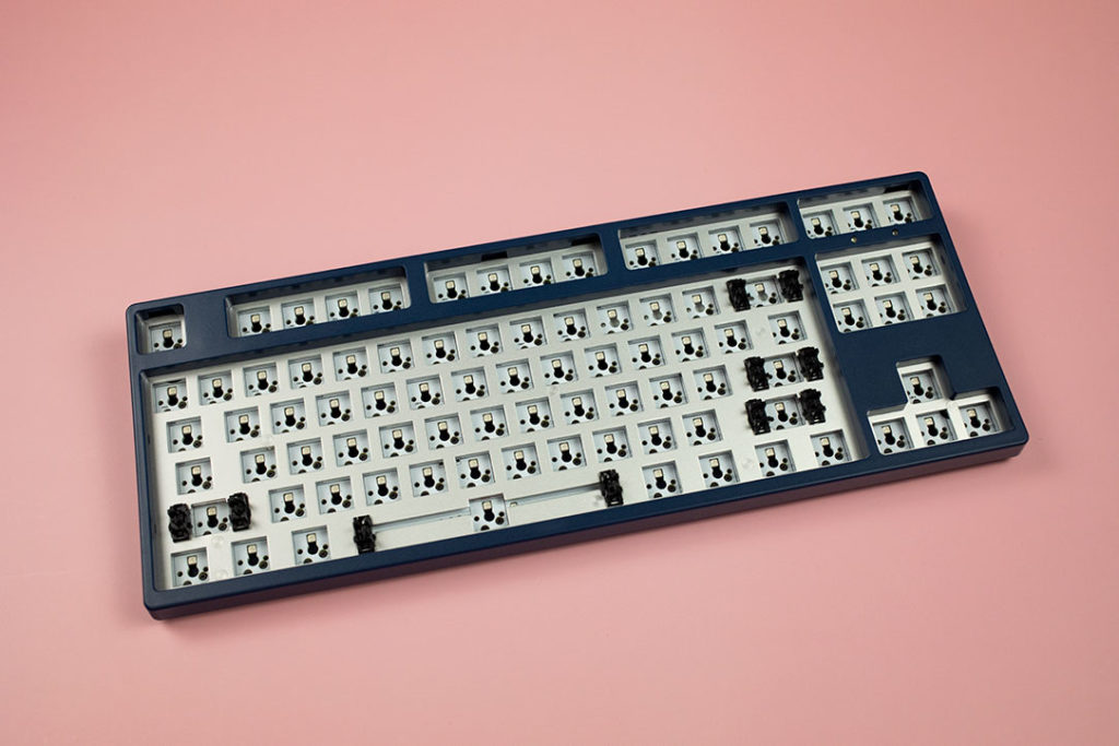 Blackhawk Hotswappable Tenkeyless with USB-C Bluetooth and RGB ...